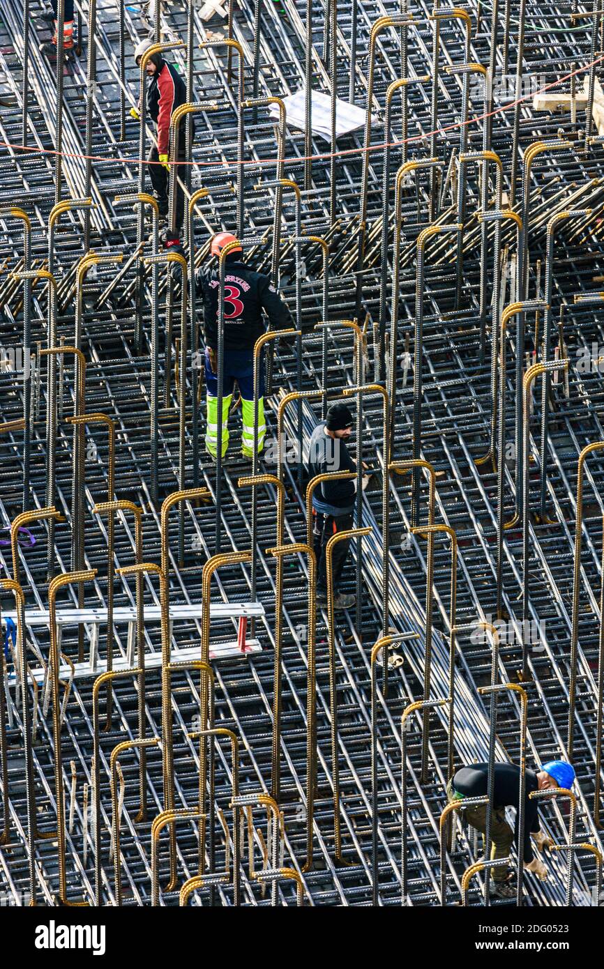 Wien, Vienna: construction site pit, construction worker install ...