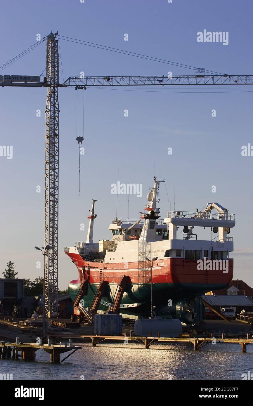 Warf hi-res stock photography and images - Alamy