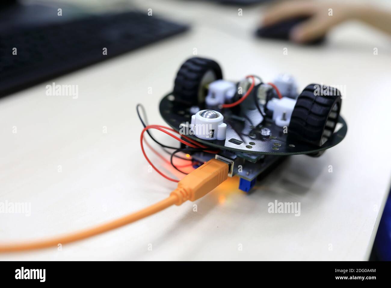 Programming robot usb hi-res stock photography and images - Alamy