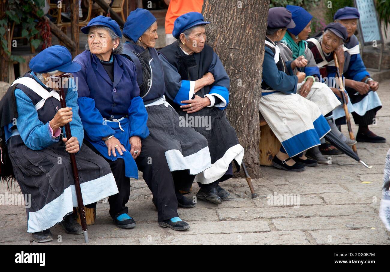 Naxi hi-res stock photography and images - Alamy