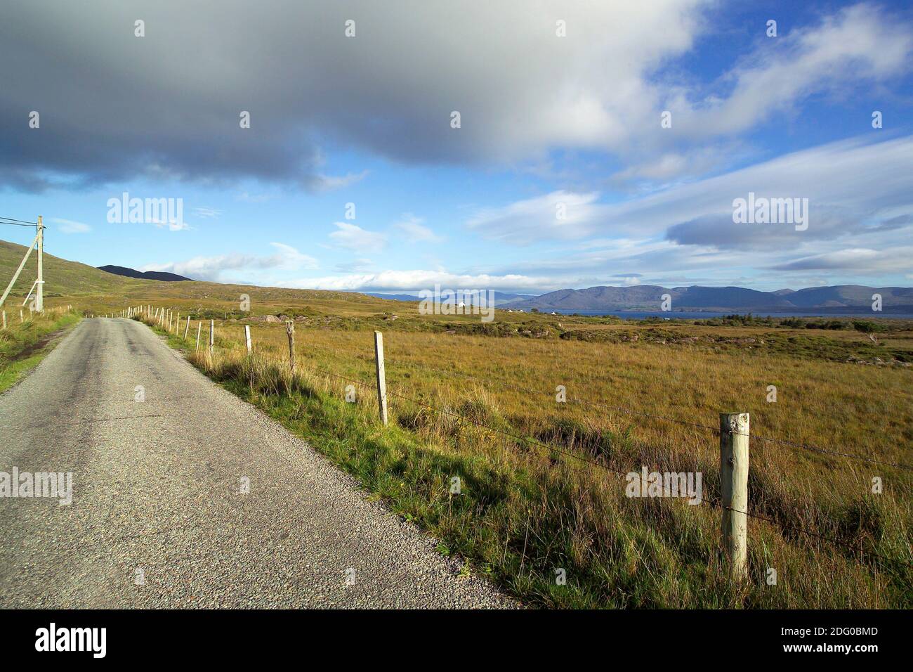 Irish country roads hi-res stock photography and images - Alamy