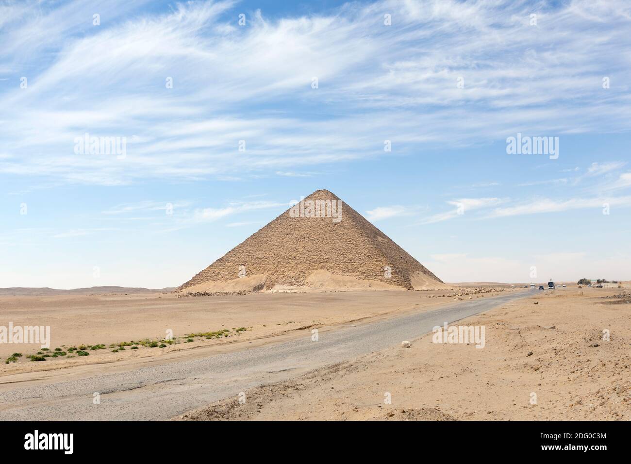 The red pyramid at Dahshur, Egypt Stock Photo - Alamy