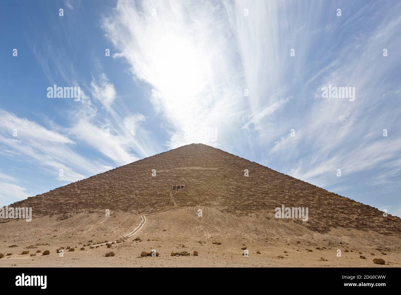 The red pyramid at Dahshur, Egypt Stock Photo - Alamy