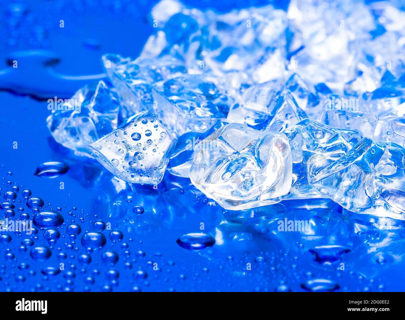 Artificial ice cubes hi-res stock photography and images - Alamy