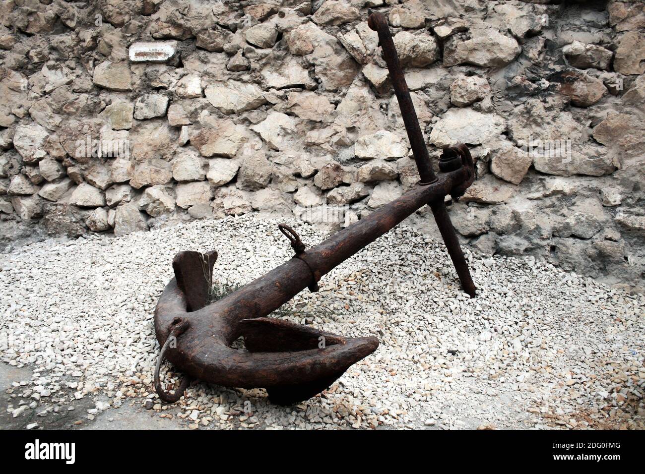 Old rusty anchor Stock Photo - Alamy
