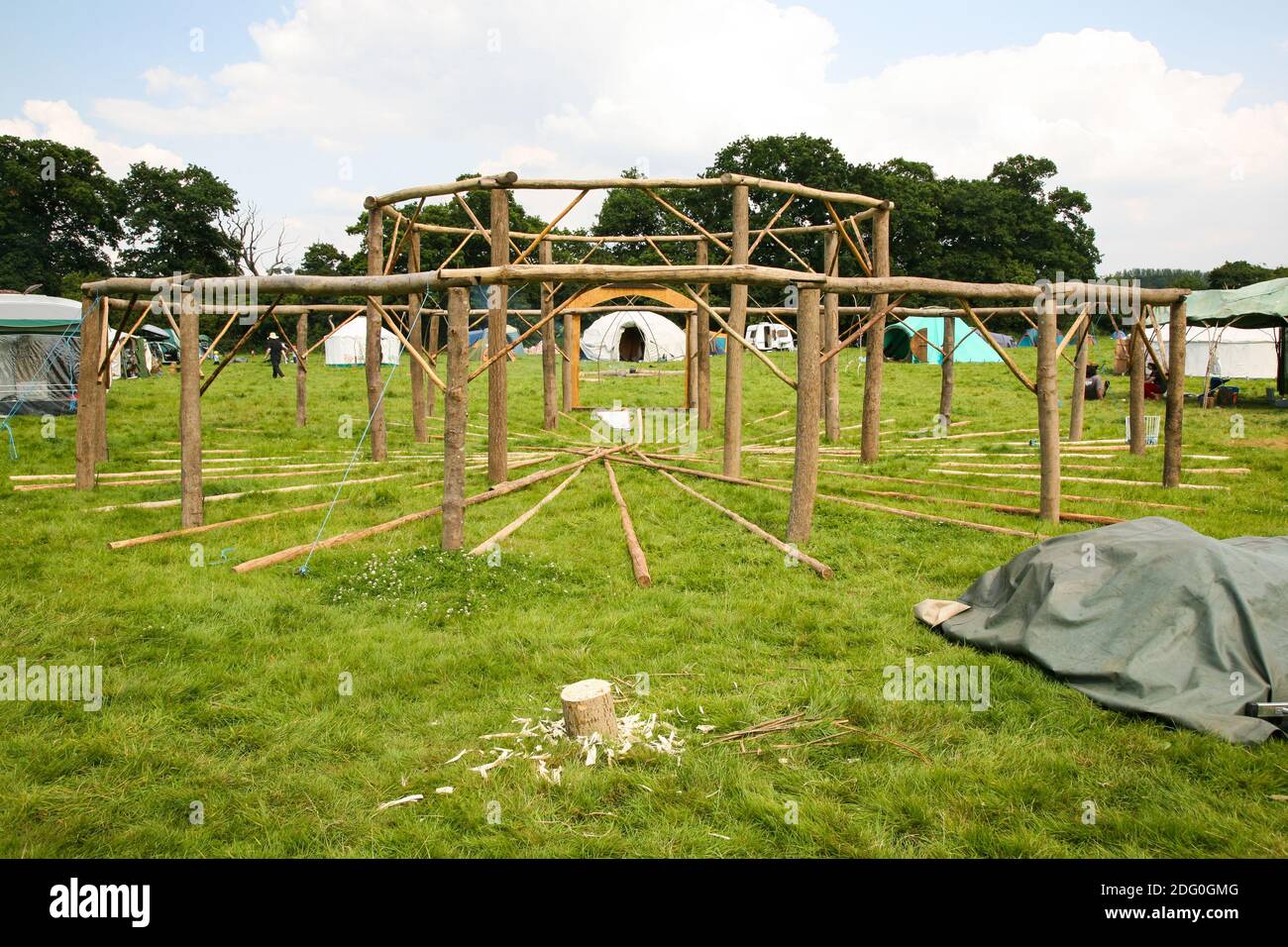 Yurt construction for Pagan festival in the Cotswolds, England, UK ...