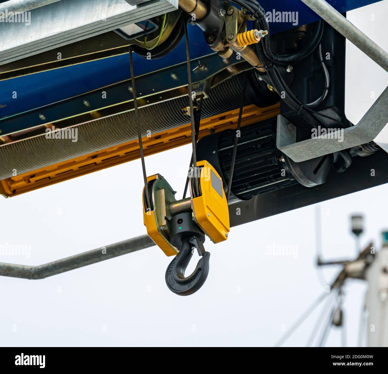 Lifting hook on an industrial heavy lift crane Stock Photo - Alamy