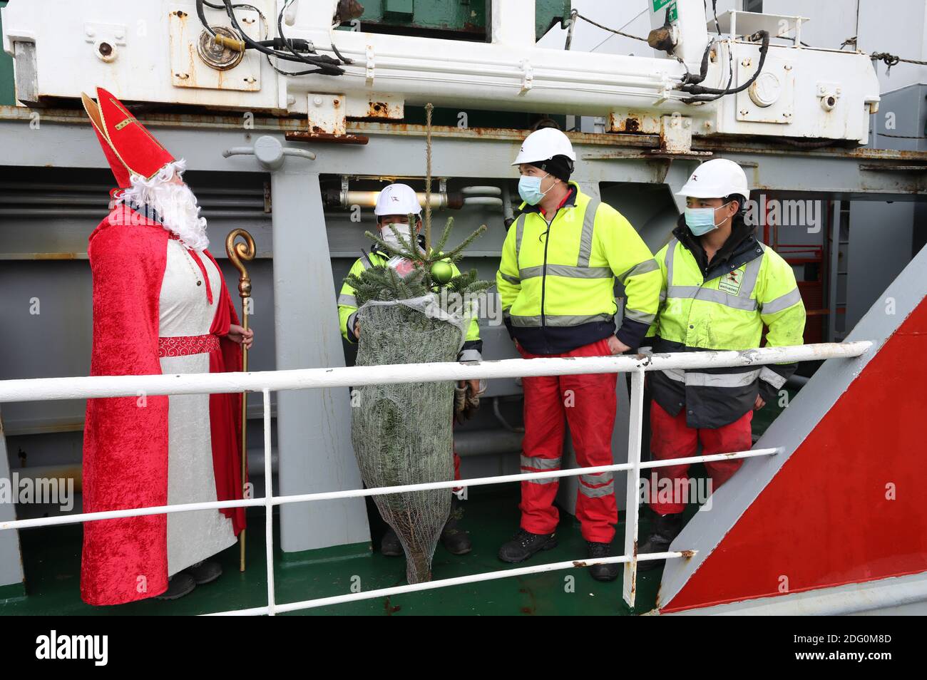 Traditional action hi-res stock photography and images - Alamy