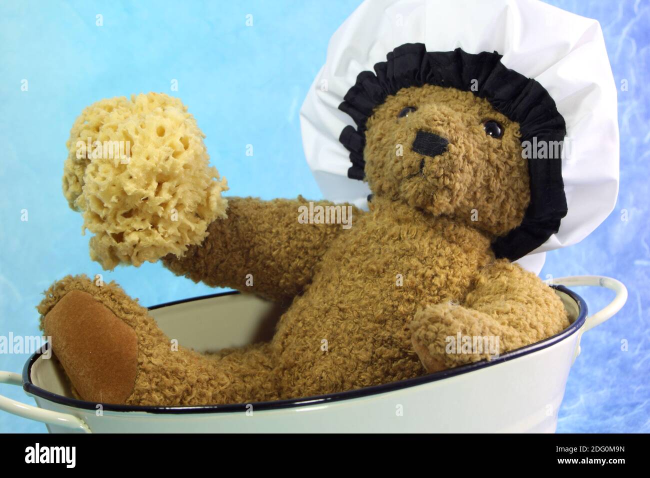 Teddy bear in the bathtub Stock Photo - Alamy