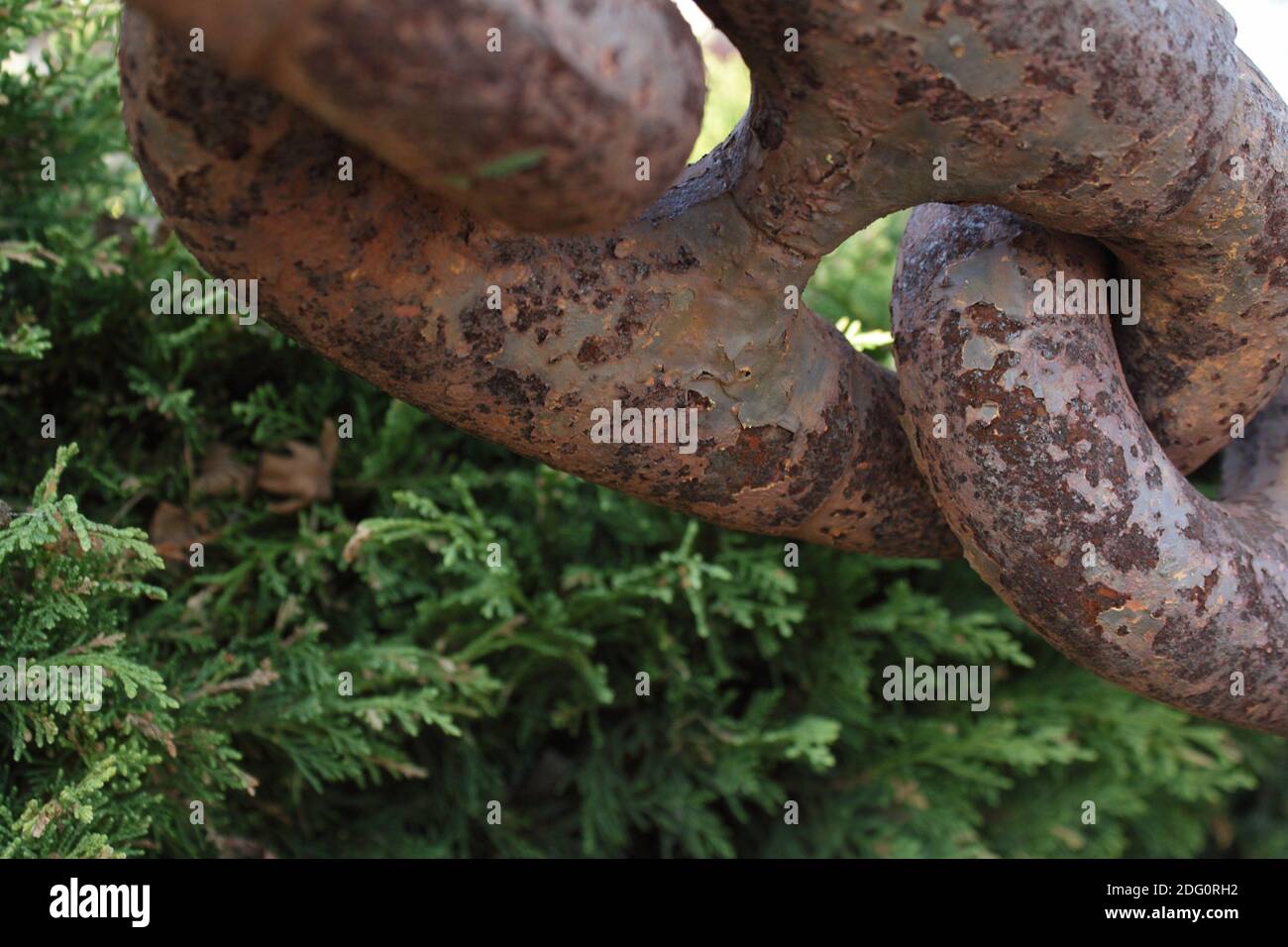 Rusted chain background hi-res stock photography and images - Alamy