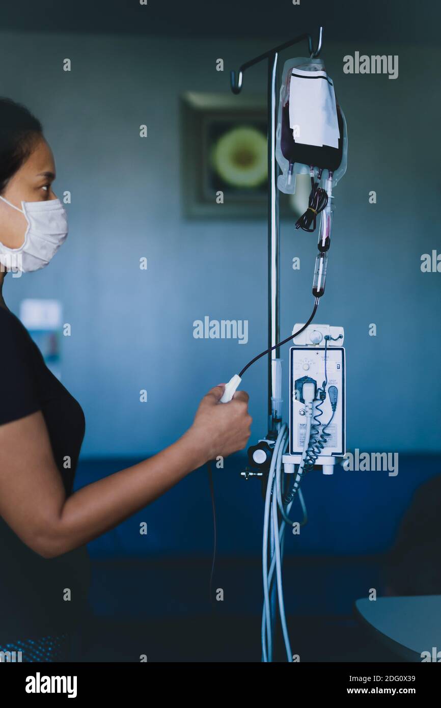 Nurse in hospital with blood products, infusion of donor blood Stock ...