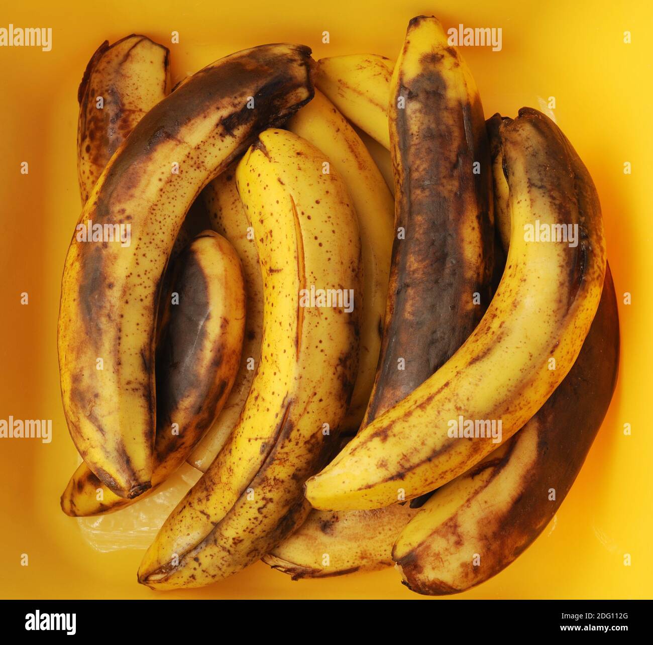 Rotting bananas hi-res stock photography and images - Alamy