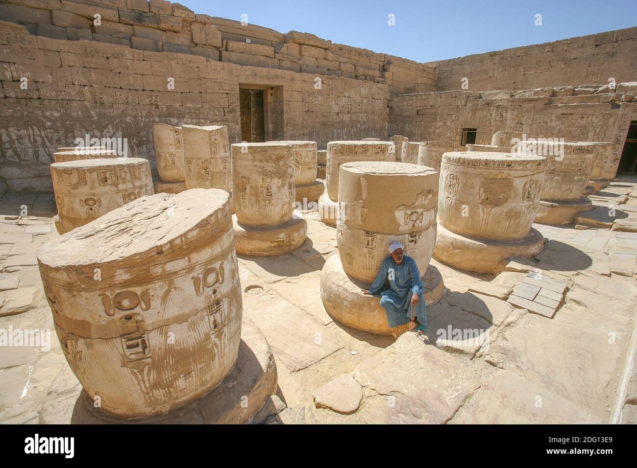 MEDINET HABU TEMPLE, EGYPT Stock Photo - Alamy