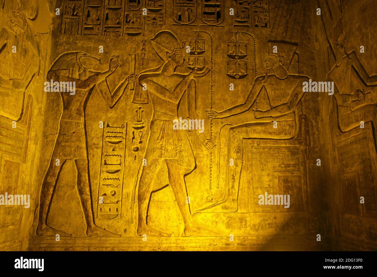 Egypt temple ramses iii hi-res stock photography and images - Alamy