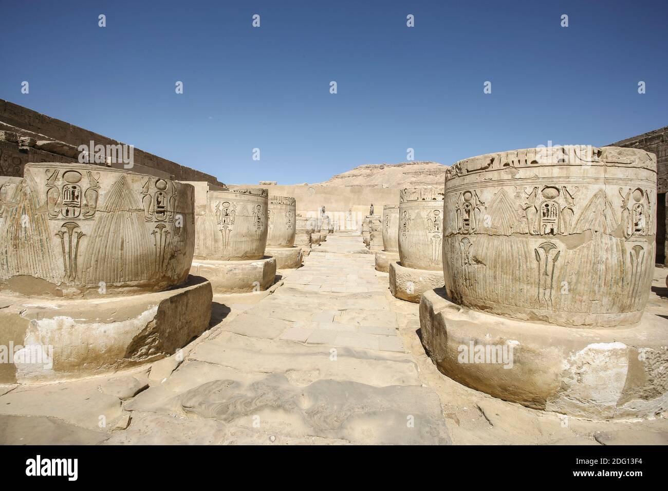 MEDINET HABU TEMPLE, EGYPT Stock Photo - Alamy