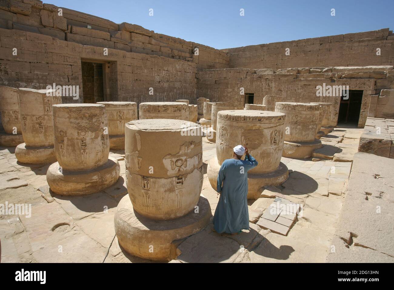 MEDINET HABU TEMPLE, EGYPT Stock Photo - Alamy