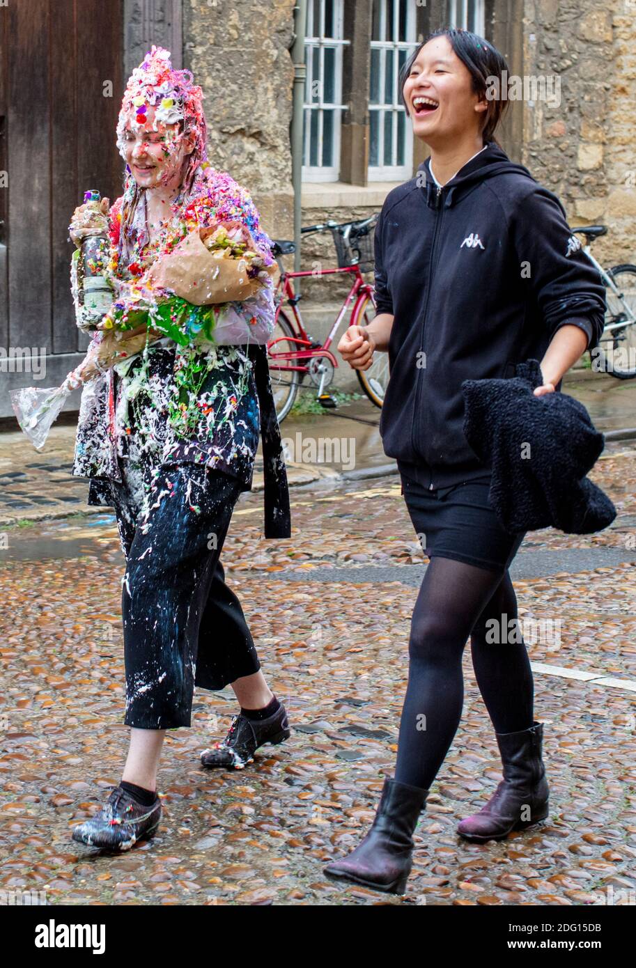 Undergraduates in Merton Street at Oxford University (students ...