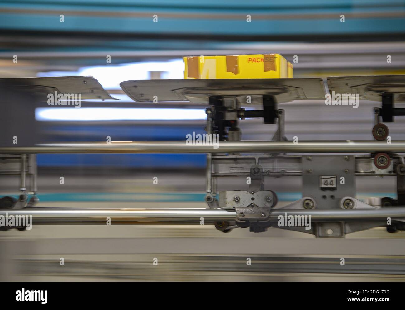 Ottendorf Okrilla, Germany. 07th Dec, 2020. A parcel lies on a ...