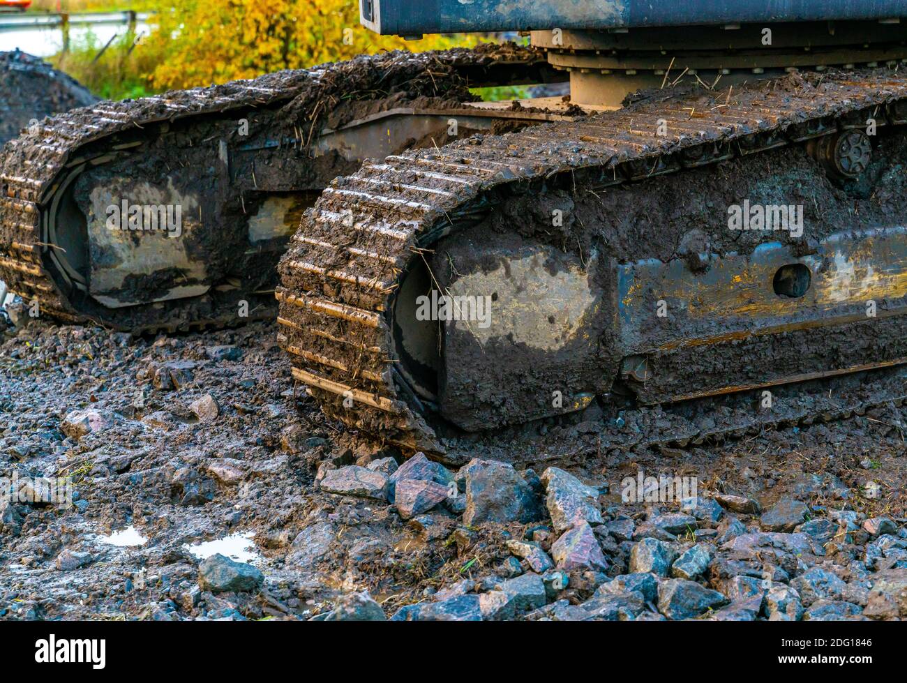 Dozer construction caterpillar tracks hi-res stock photography and ...
