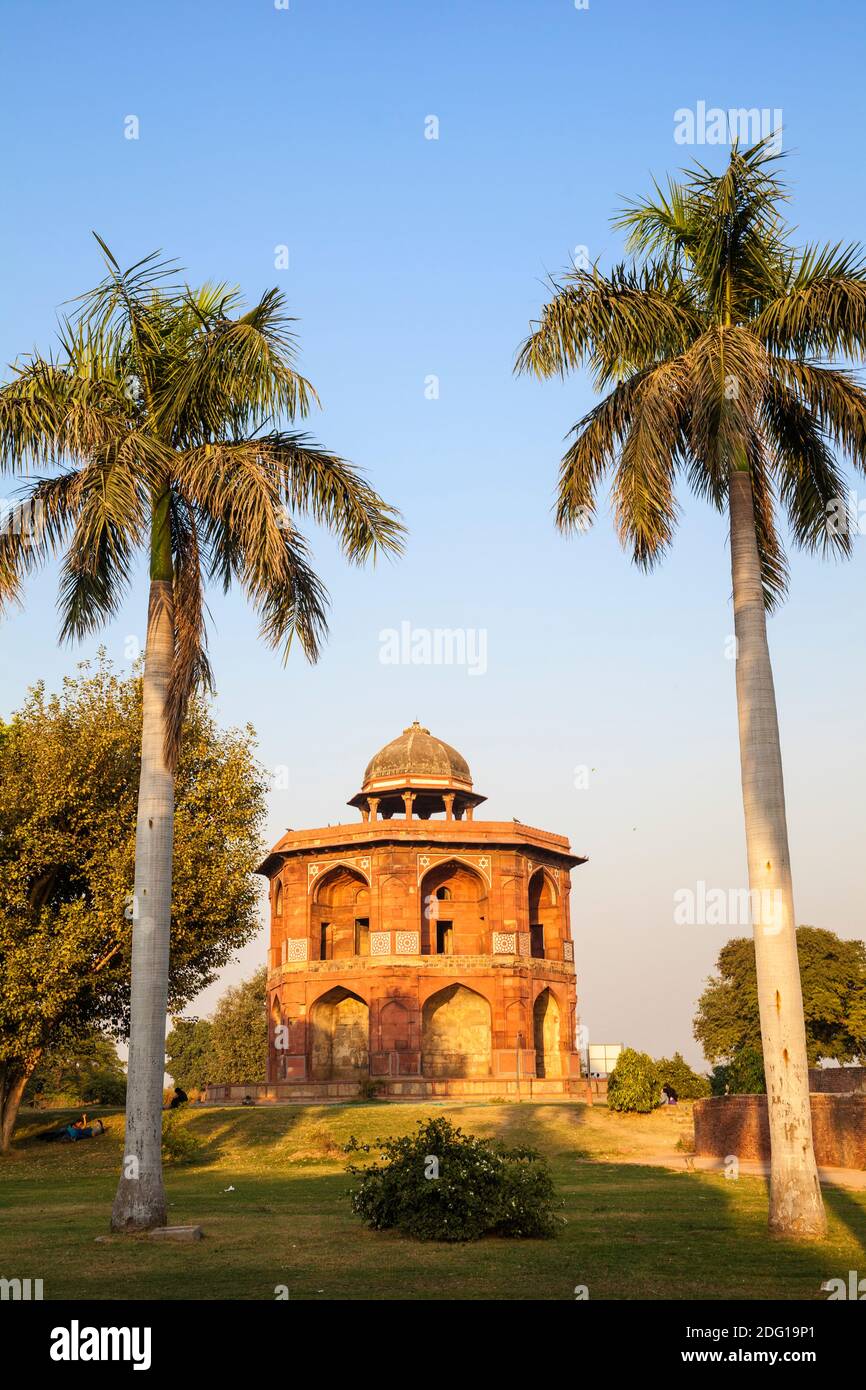 India, Delhi, Purana Quila - Old Fort, Sher Mandal tomb Stock Photo - Alamy