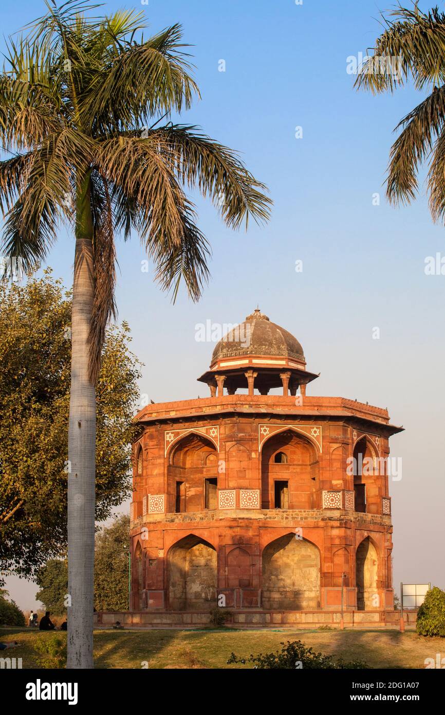India, Delhi, Purana Quila - Old Fort, Sher Mandal tomb Stock Photo - Alamy