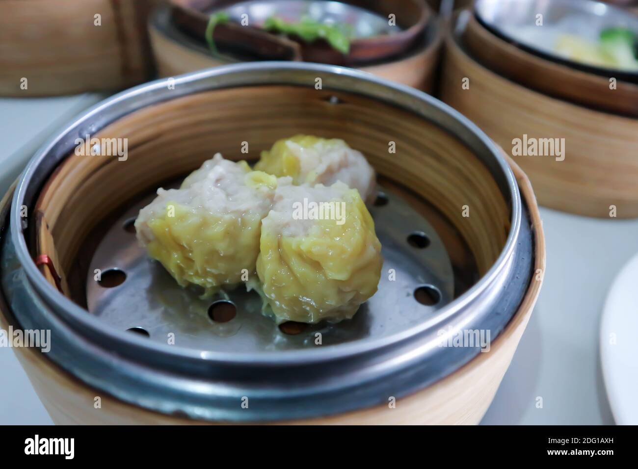 chinese steamed dumpling or dim sum, chinese dumpling Stock Photo - Alamy