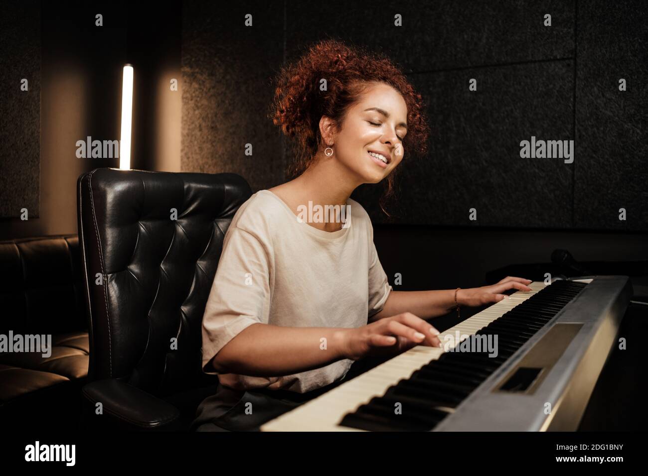 Female record producers hi-res stock photography and images - Alamy