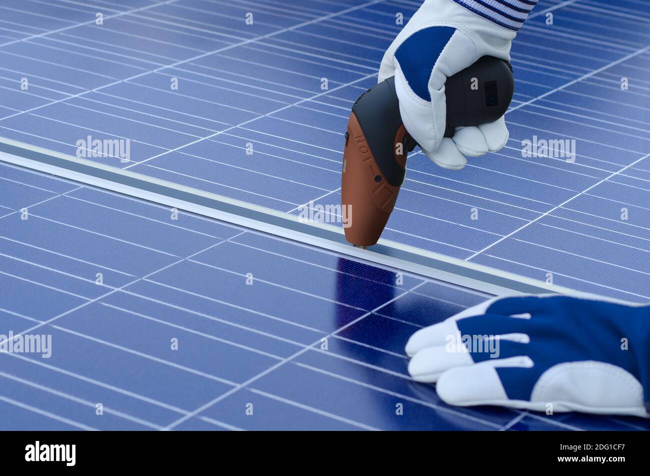 Assembly of solar modules Stock Photo - Alamy