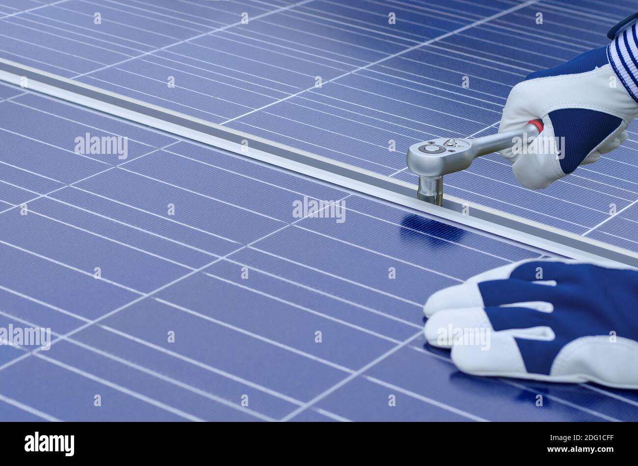 Assembly of solar modules Stock Photo - Alamy