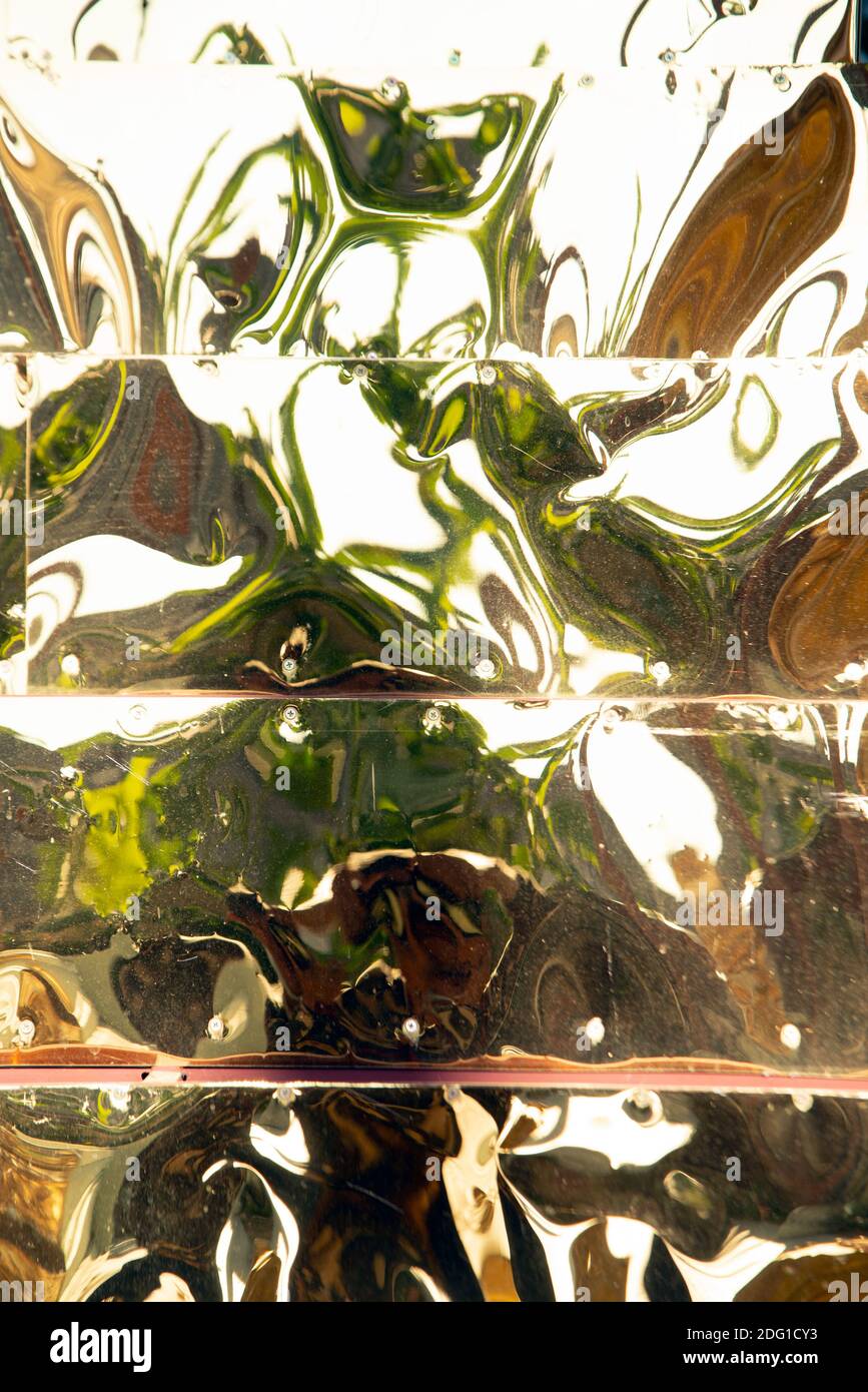 Metallic gold color, shiny reflective textured background Stock Photo ...