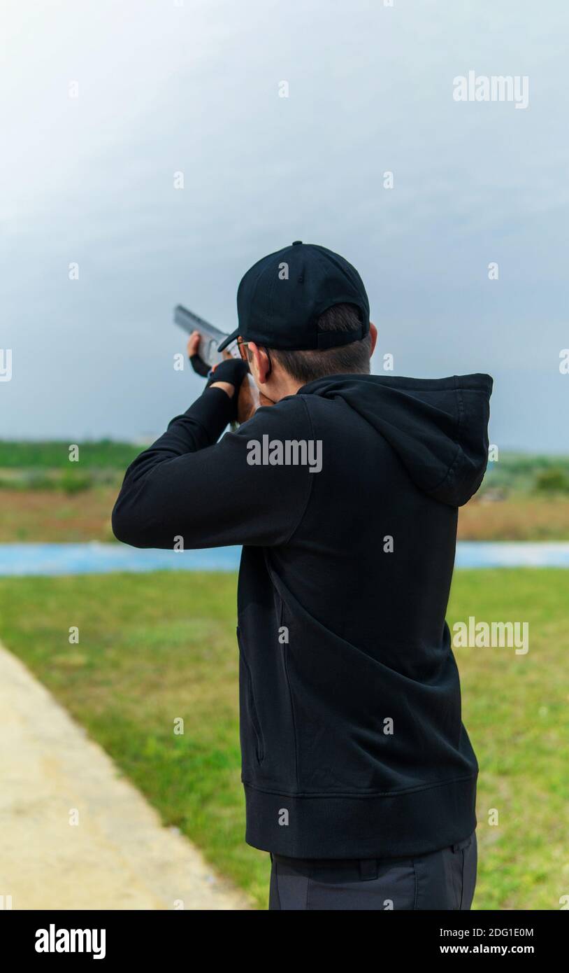 Double barreled gun hi-res stock photography and images - Alamy