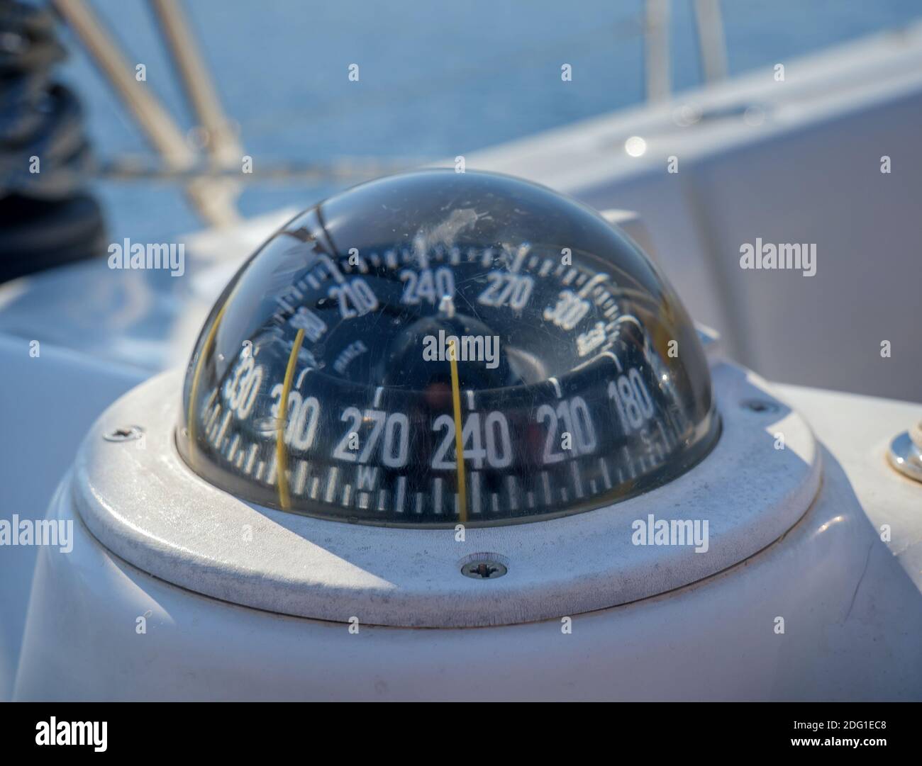 Boat ship compass hi-res stock photography and images - Alamy