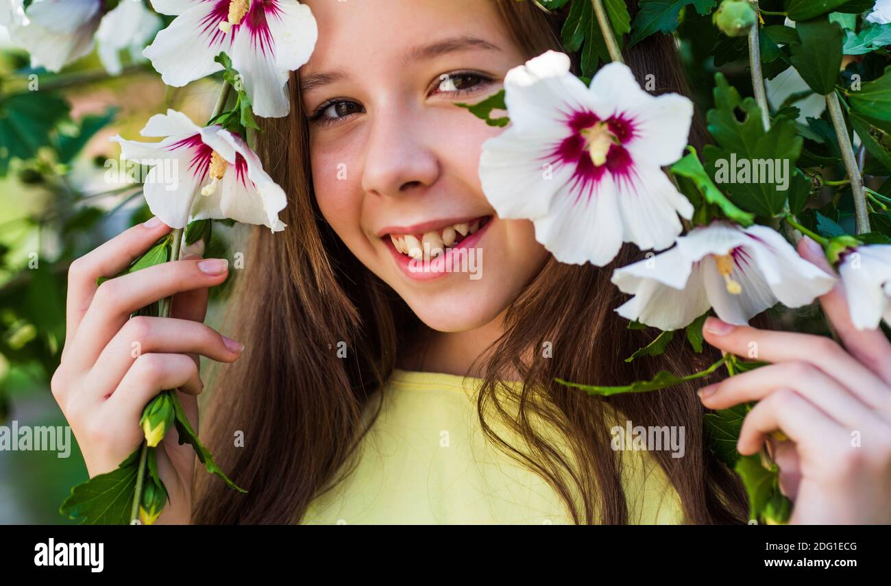 Cool and gorgeous spring flower hi-res stock photography and images - Alamy
