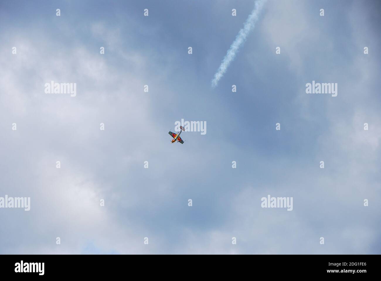 Red plane hi-res stock photography and images - Alamy