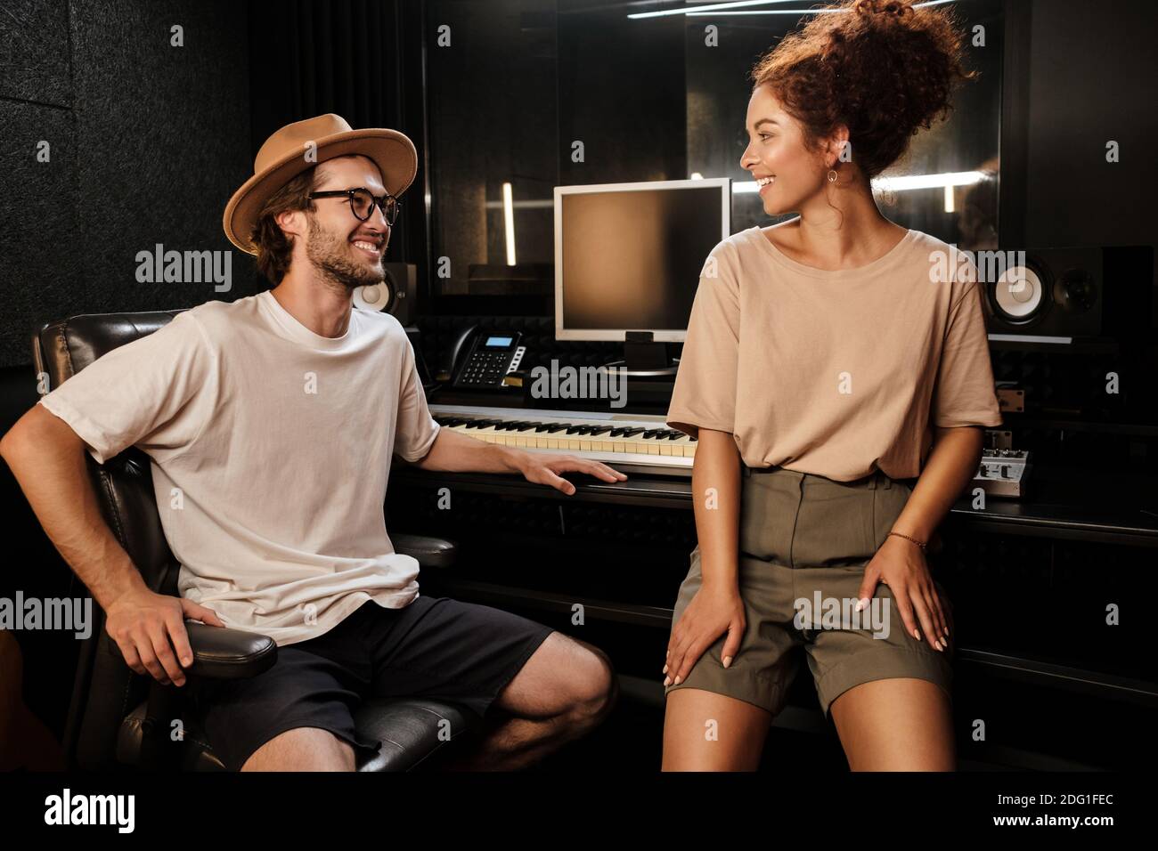 Female record producers hi-res stock photography and images - Alamy