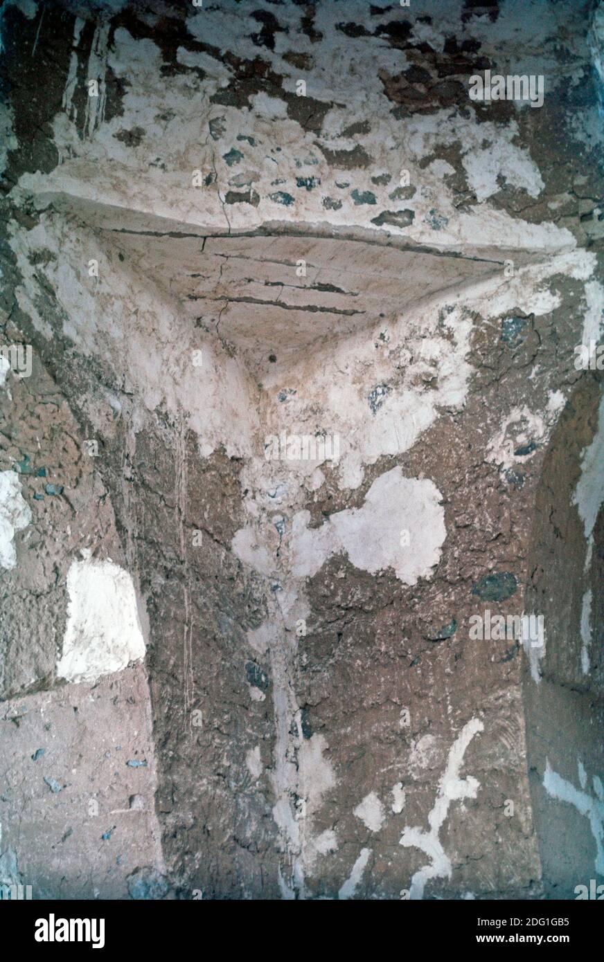 corbeled zone of transition, Bazeh Khur Parthian chahartaq Fire Temple ...