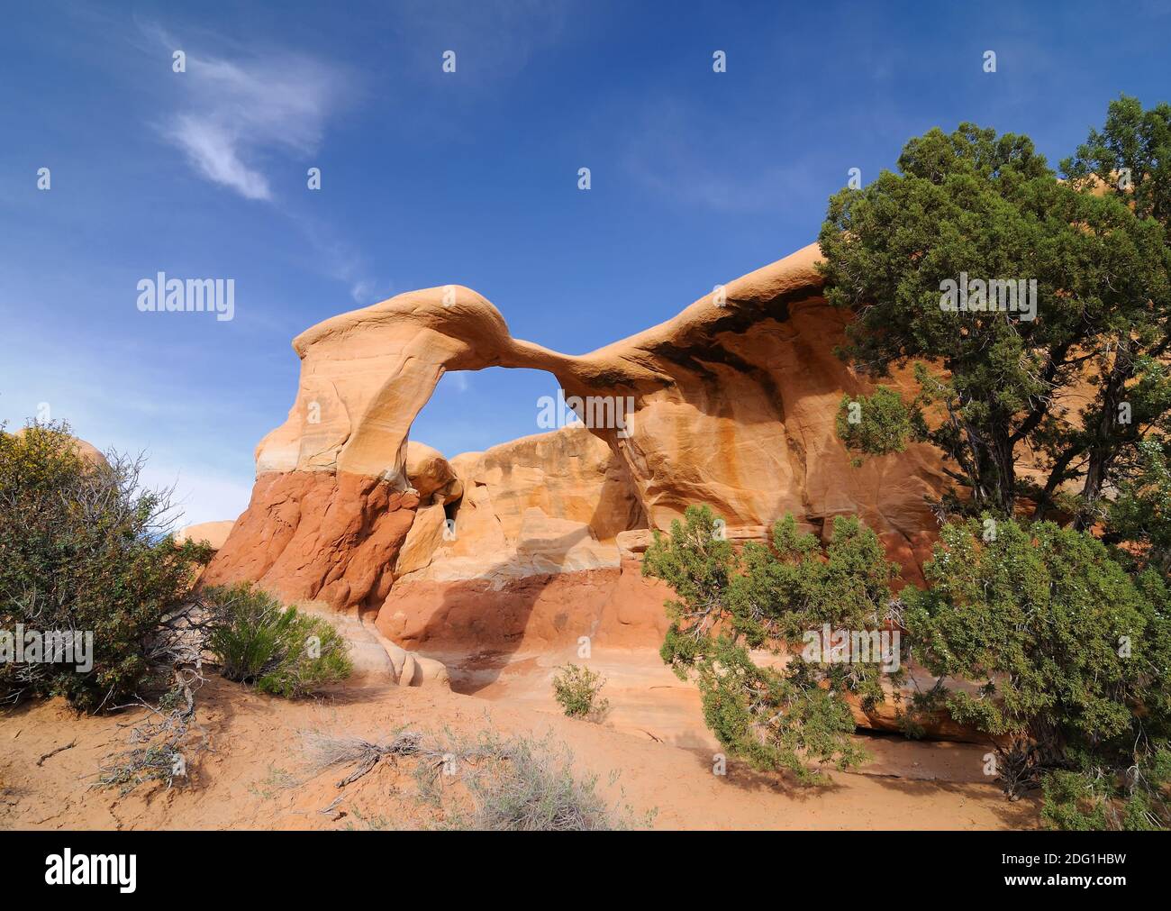Metate arch in devils hi-res stock photography and images - Alamy