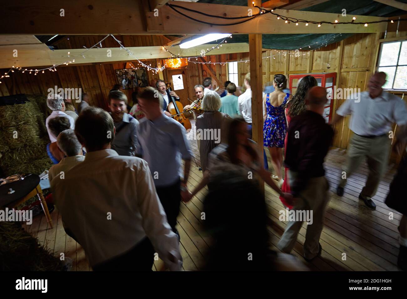 Barn dance hi-res stock photography and images - Alamy