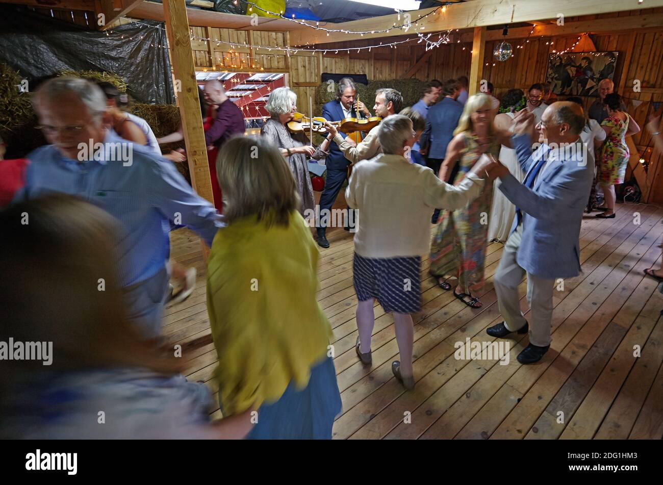 Barn dance hi-res stock photography and images - Alamy