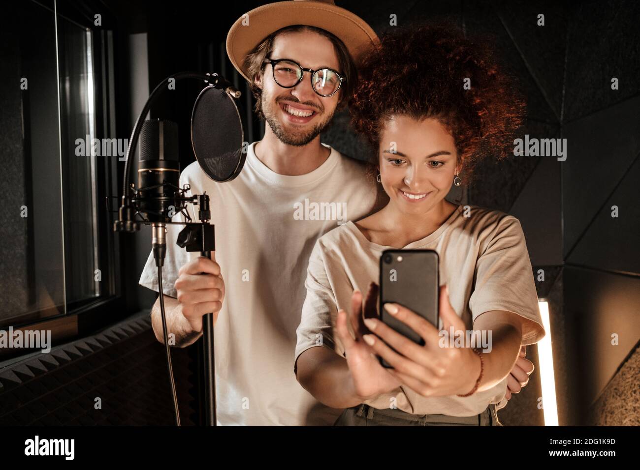 Female record producers hi-res stock photography and images - Alamy