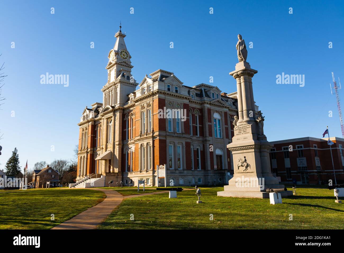 Henry county courthouse hi-res stock photography and images - Alamy