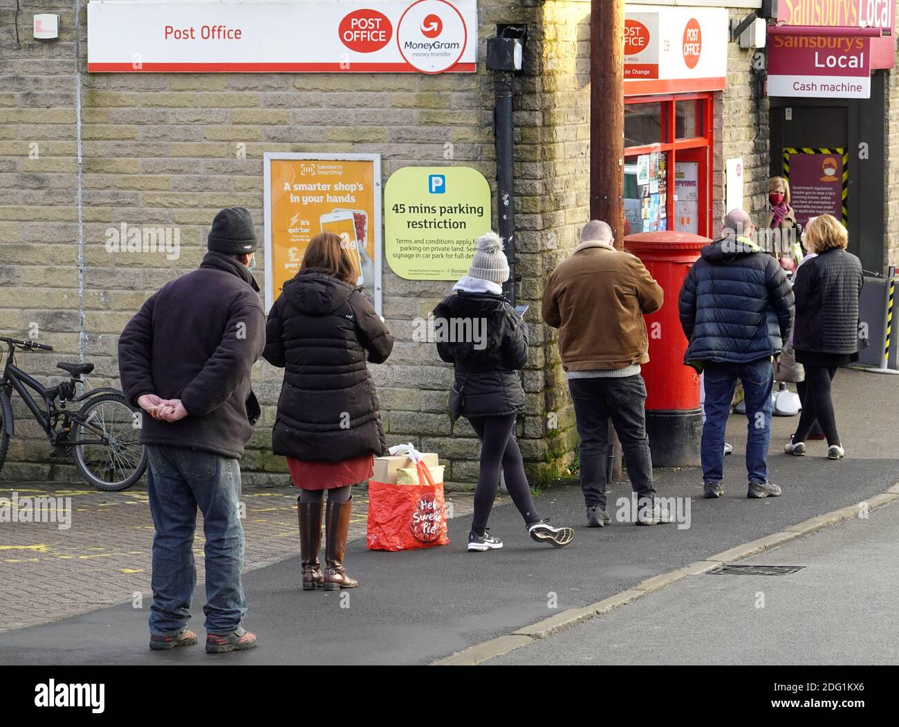 Post office queue hi-res stock photography and images - Alamy