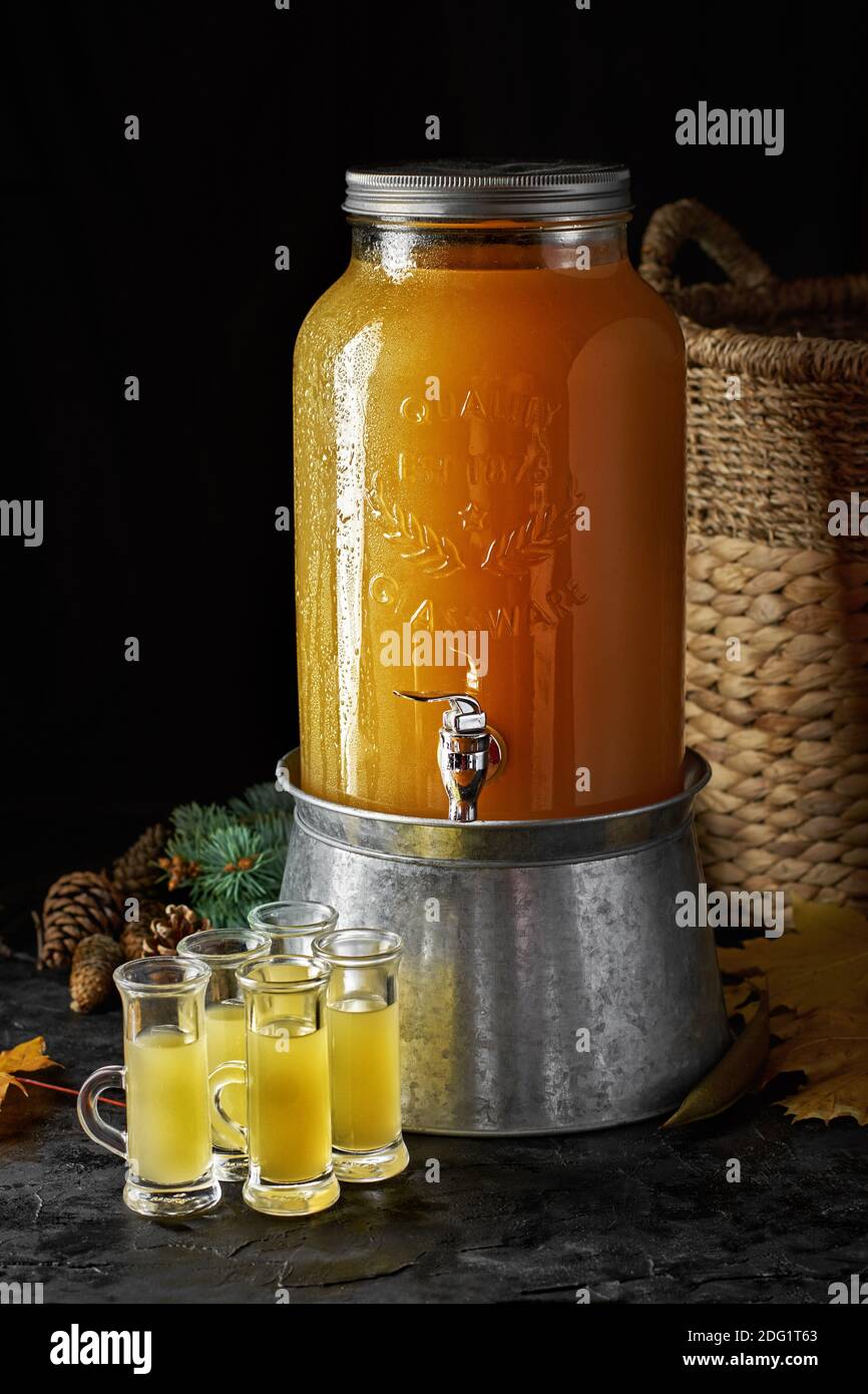 Ginger liqueur hi-res stock photography and images - Alamy