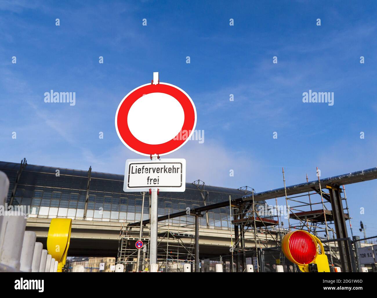 Traffic delivery hi-res stock photography and images - Alamy