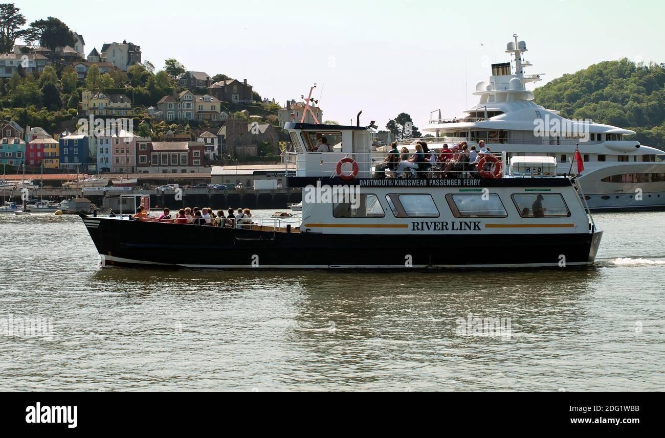 Kingswear ferry hi-res stock photography and images - Alamy