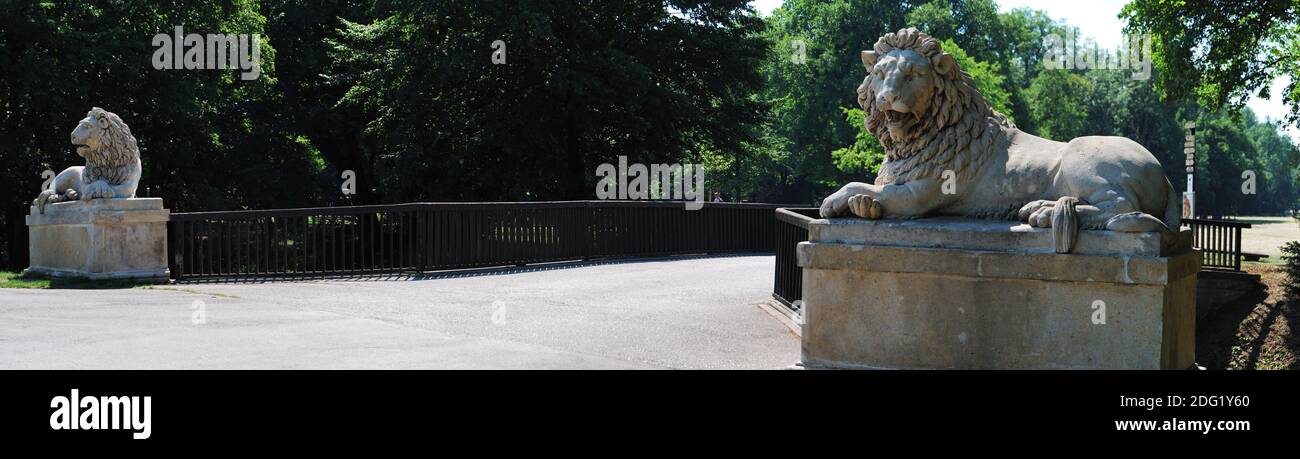 Castle lion statues panorama Stock Photo - Alamy