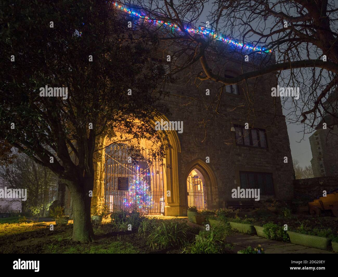 Minster on Sea, Kent, UK. 7th December, 2020. Volunteers at the Minster ...