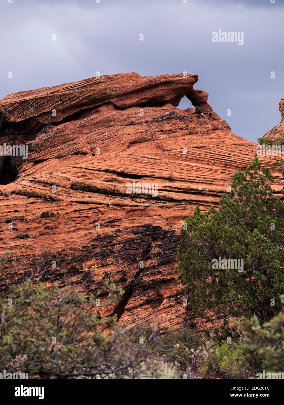 Hidden canyon arch hi-res stock photography and images - Alamy