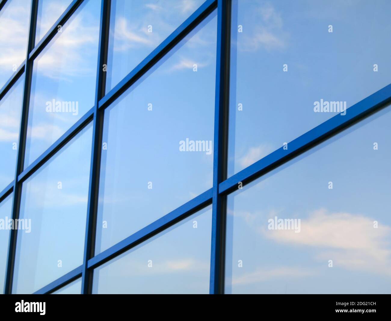 Refletion mirror hi-res stock photography and images - Alamy