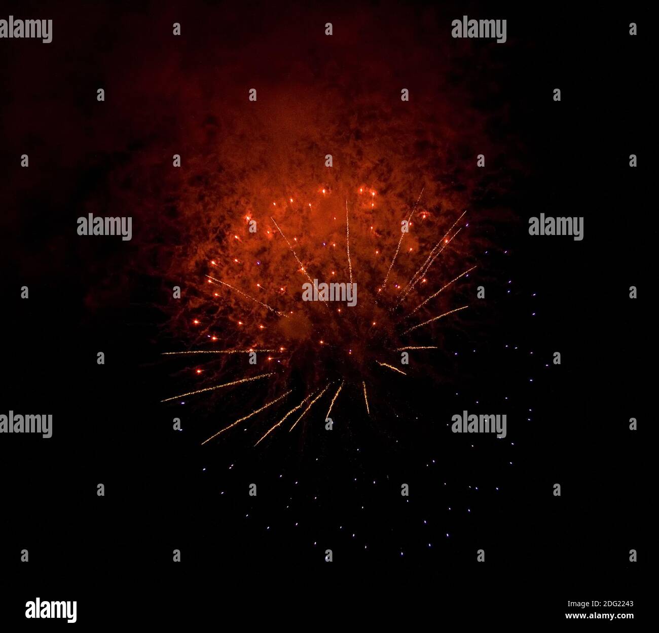 Huge fireworks hi-res stock photography and images - Alamy